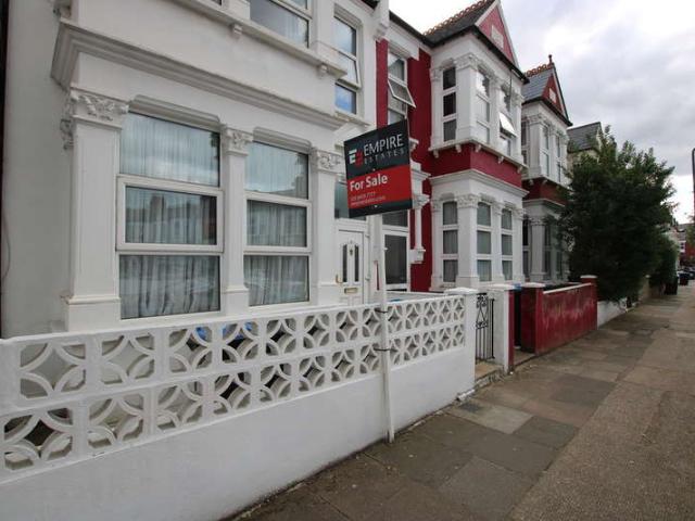 4 Bedroom Semi Detached House