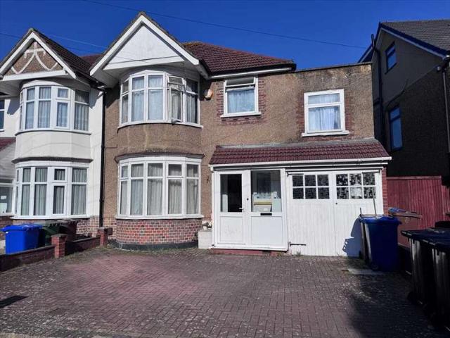 4 Bedroom Semi Detached House