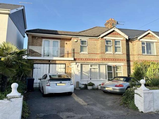 4 Bedroom Semi Detached House