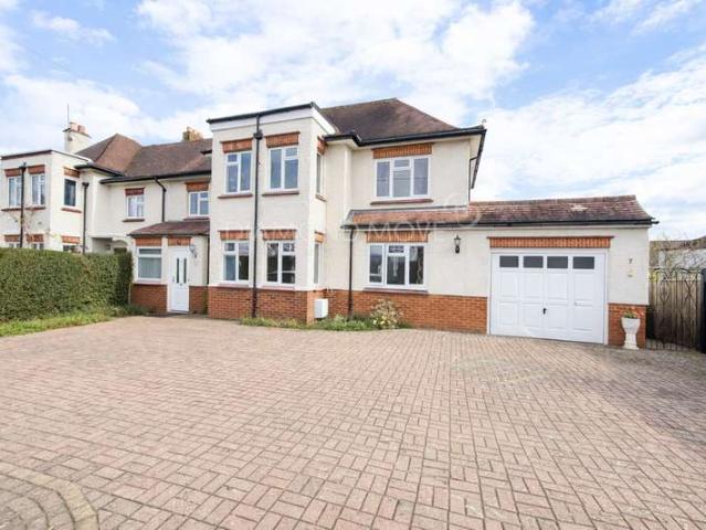 4 Bedroom Semi Detached House