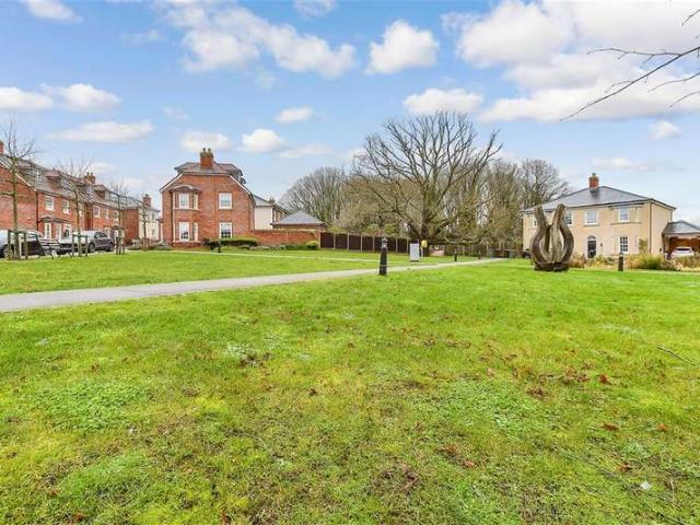 4 Bedroom Semi Detached House