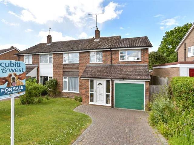 4 Bedroom Semi Detached House