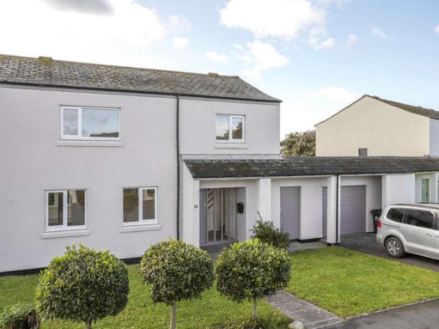4 Bedroom Semi Detached House