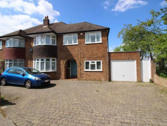4 Bedroom Semi Detached House