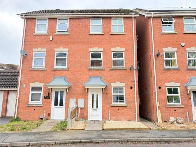 4 Bedroom Semi Detached House