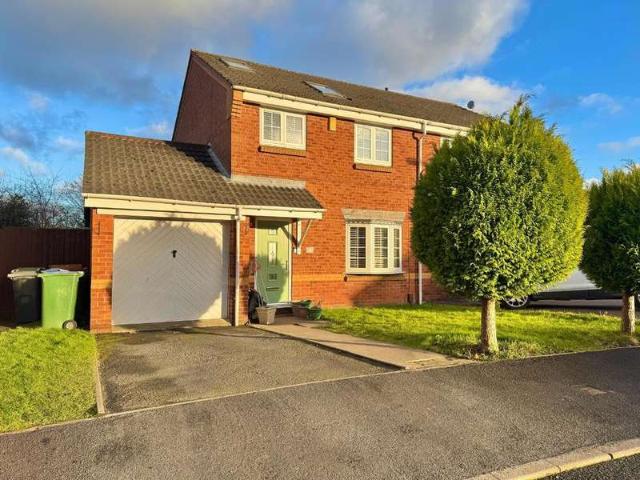 4 Bedroom Semi Detached House