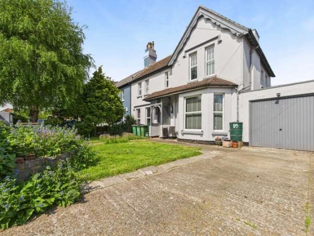 4 Bedroom Semi Detached House