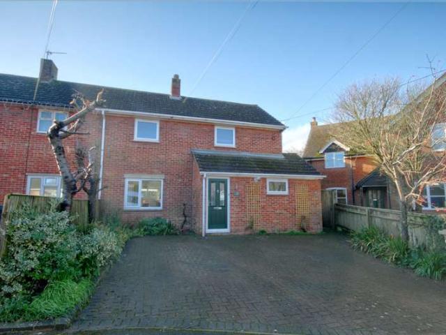 4 Bedroom Semi Detached House