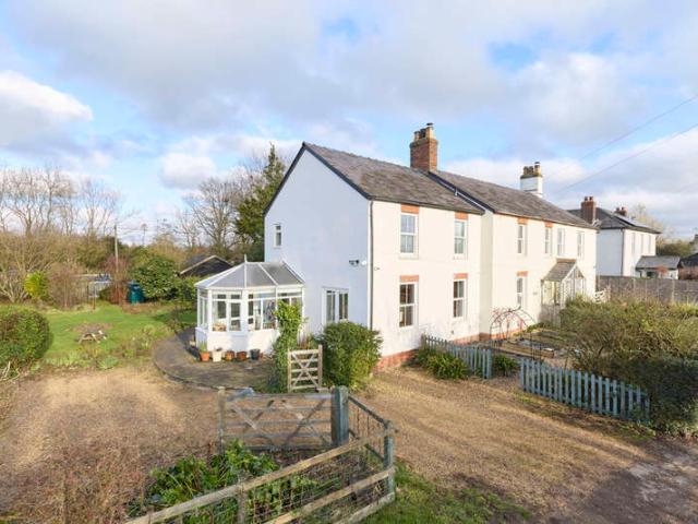 4 Bedroom Semi Detached House
