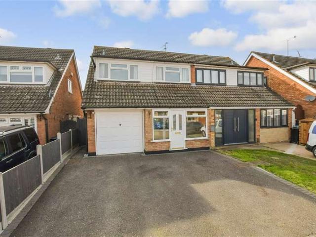 4 Bedroom Semi Detached House