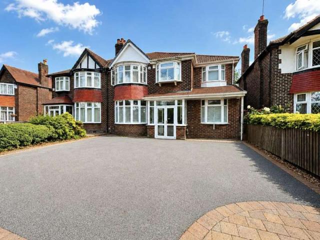4 Bedroom Semi Detached House