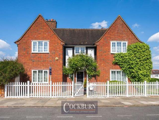 4 Bedroom Semi Detached House