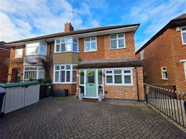 4 Bedroom Semi Detached House