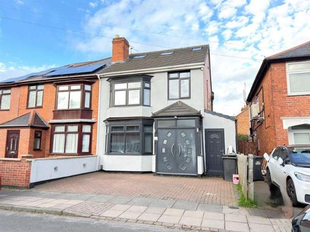 4 Bedroom Semi Detached House