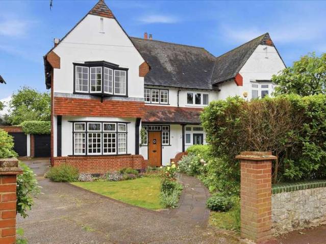 4 Bedroom Semi Detached House