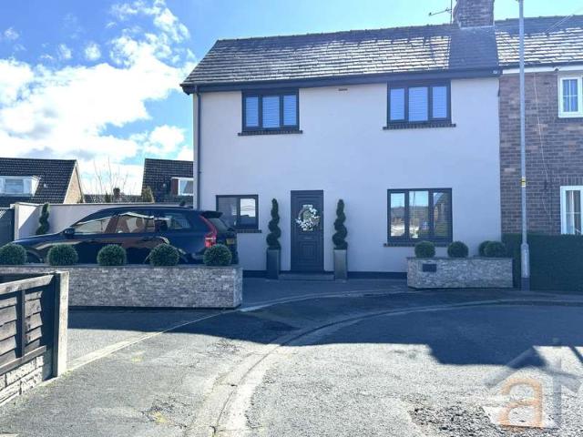 4 Bedroom Semi Detached House