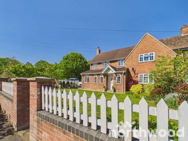 4 Bedroom Semi Detached House