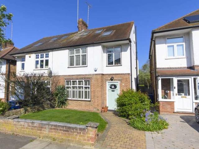 4 Bedroom Semi Detached House