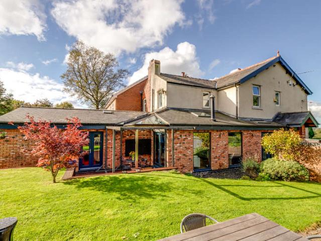 4 Bedroom Semi Detached House
