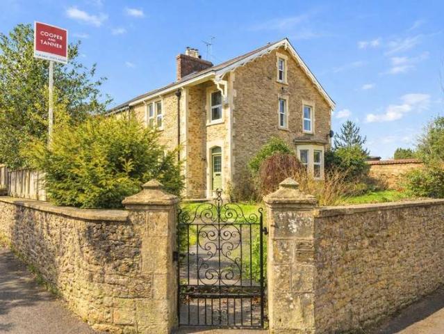 4 Bedroom Semi Detached House