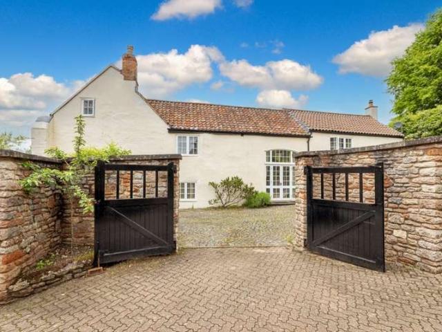 4 Bedroom Semi Detached House