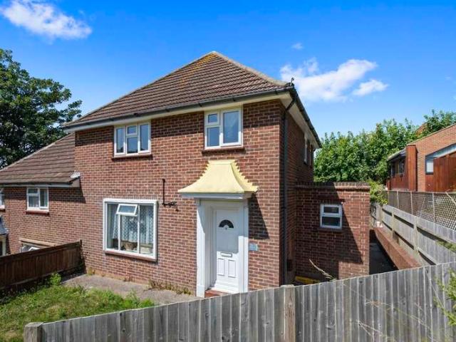 4 Bedroom Semi Detached House