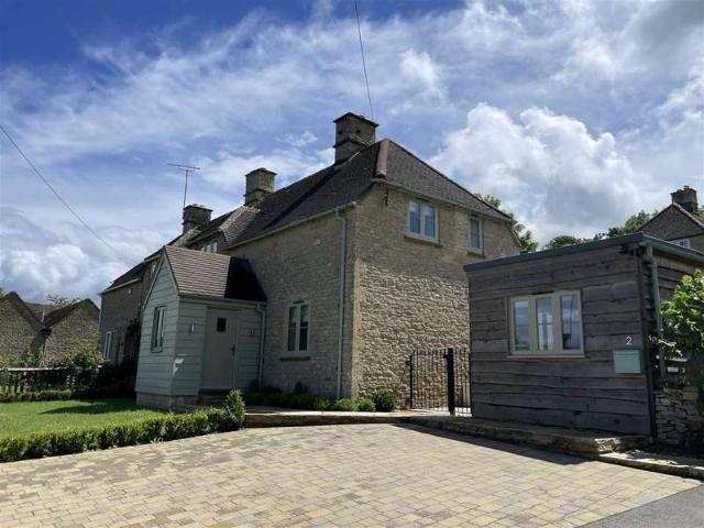 4 Bedroom Semi Detached House