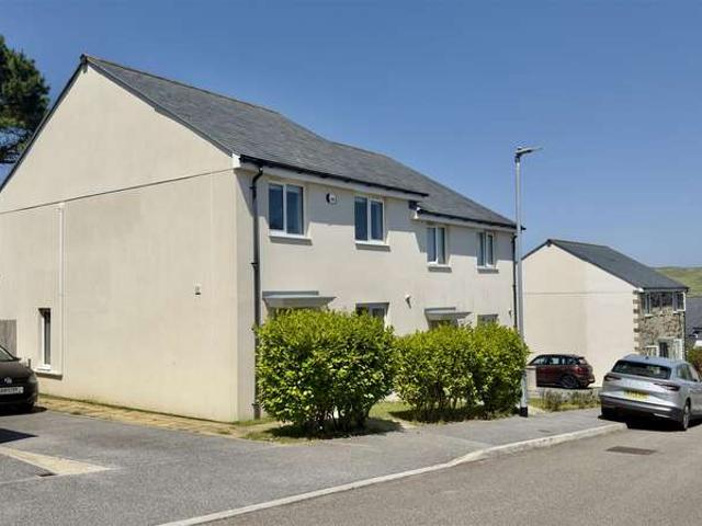 4 Bedroom Semi Detached House