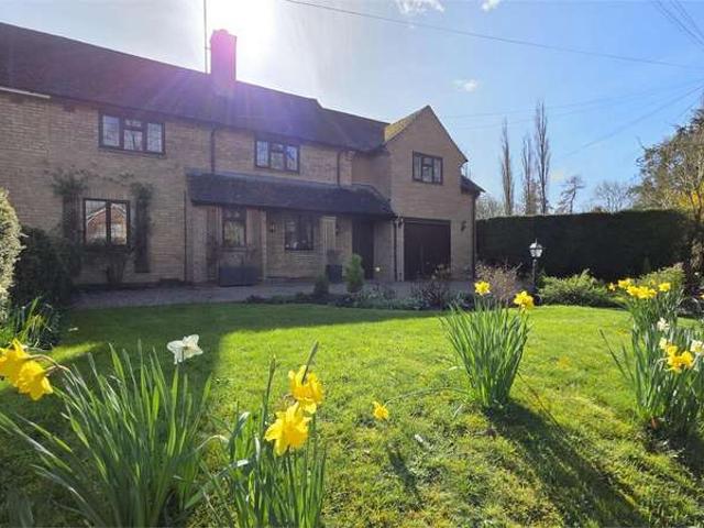 4 Bedroom Semi Detached House