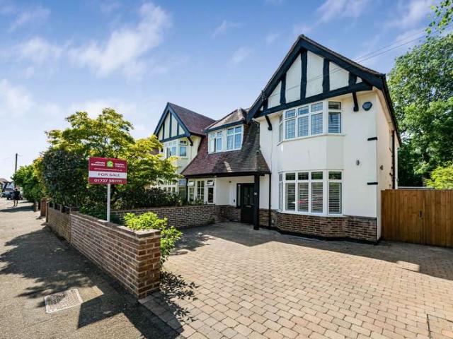 4 Bedroom Semi Detached House