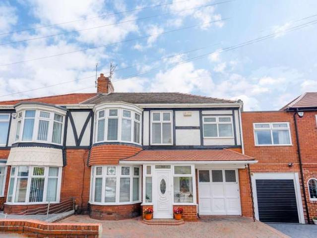 4 Bedroom Semi Detached House