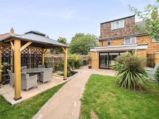 4 Bedroom Semi Detached House