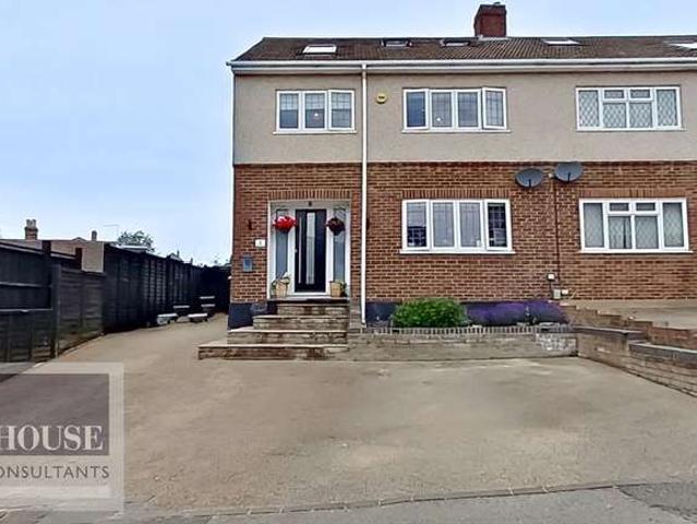 4 Bedroom Semi Detached House