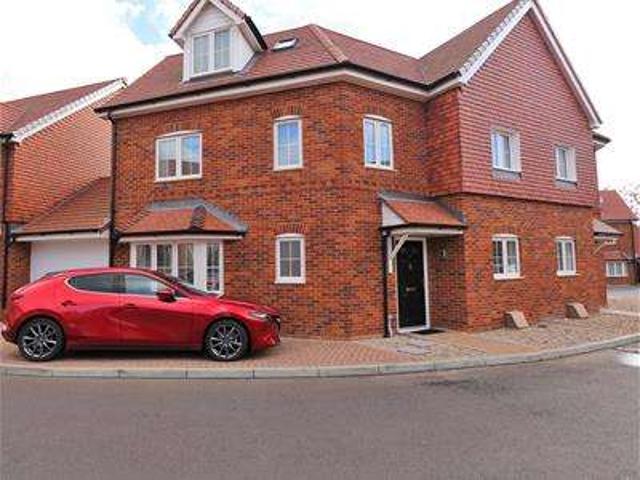 4 Bedroom Semi Detached House