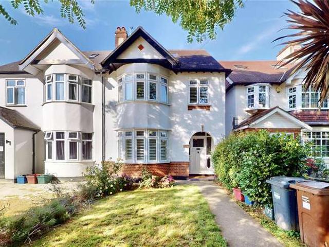 4 Bedroom Semi Detached House