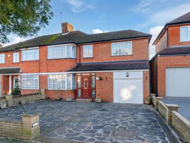 4 Bedroom Semi Detached House
