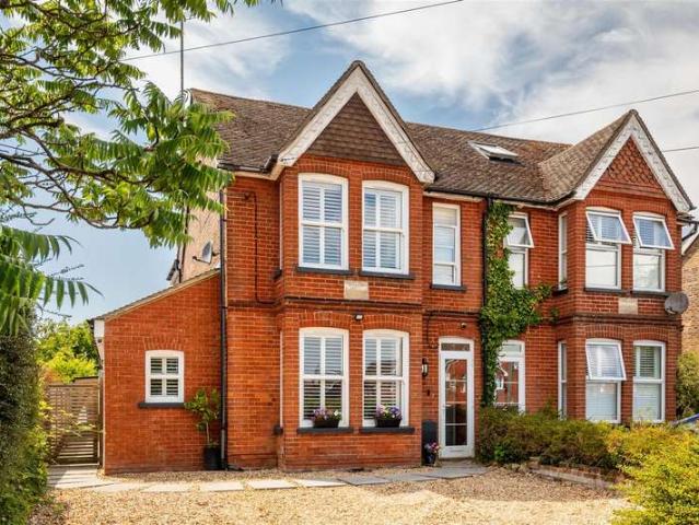 4 Bedroom Semi Detached House