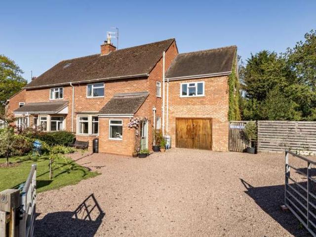 4 Bedroom Semi Detached House