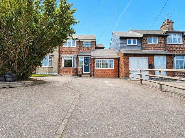 4 Bedroom Semi Detached House