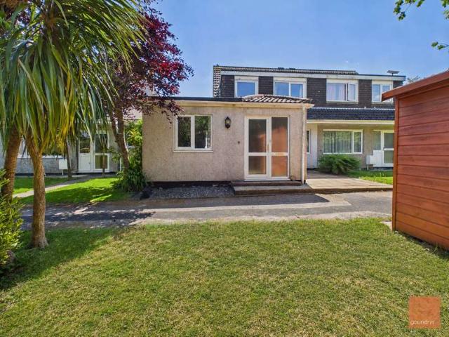 4 Bedroom Semi Detached House