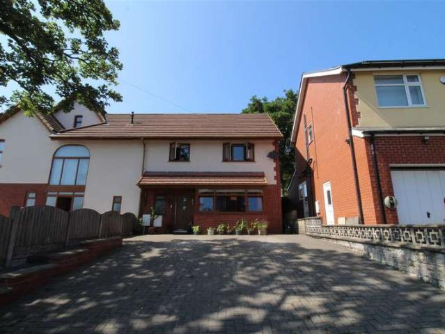 4 Bedroom Semi Detached House