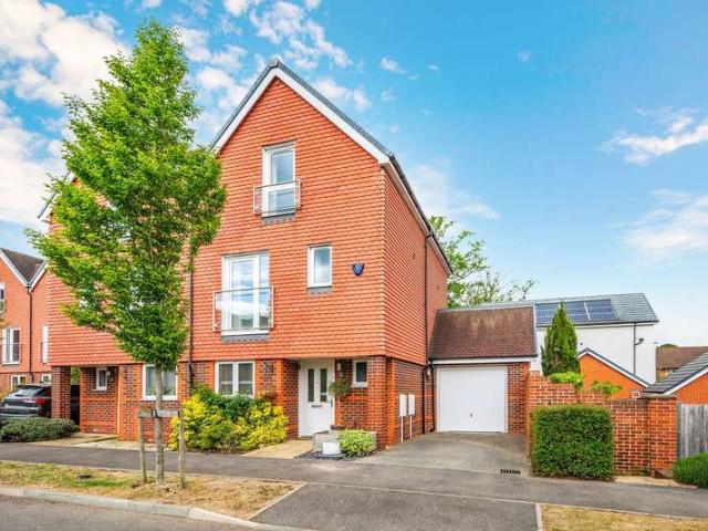 4 Bedroom Semi Detached House