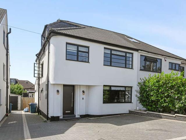 4 Bedroom Semi Detached House