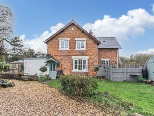 4 Bedroom Semi Detached House
