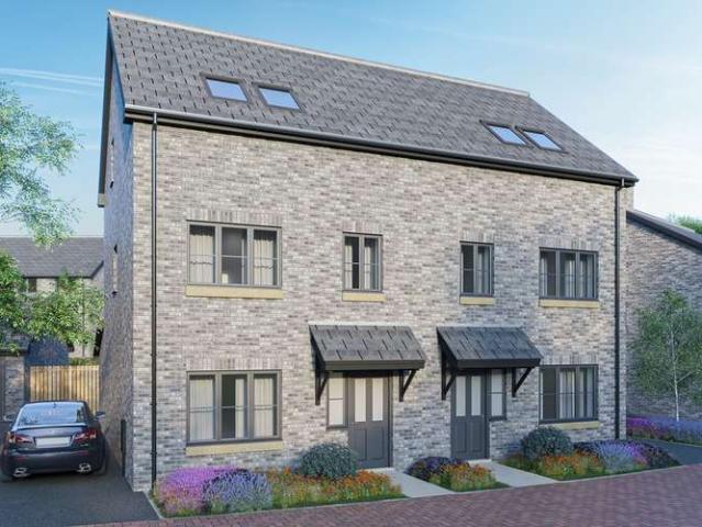 4 Bedroom Semi Detached House