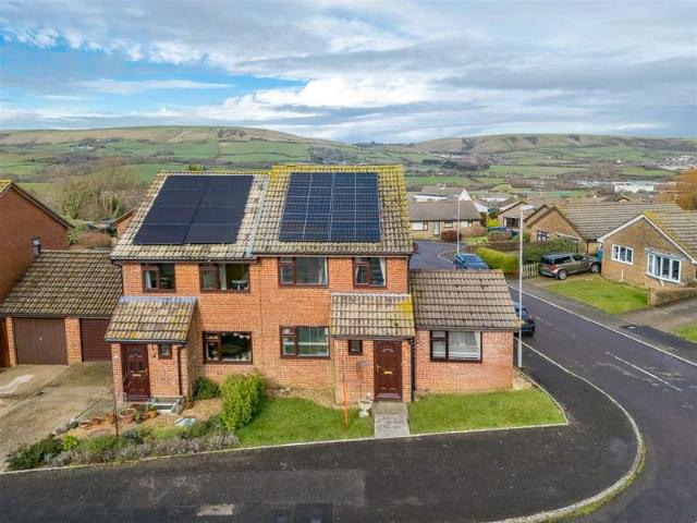 4 Bedroom Semi Detached House