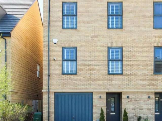 4 Bedroom Semi Detached House