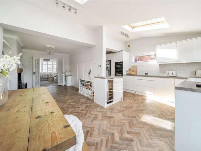 4 Bedroom Semi Detached House