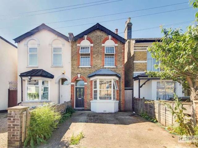 4 Bedroom Semi Detached House
