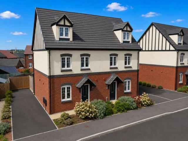 4 Bedroom Semi Detached House